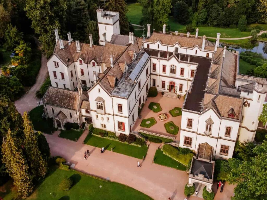 Dormire in un castello: i 10 indirizzi più affascinanti d’Italia
