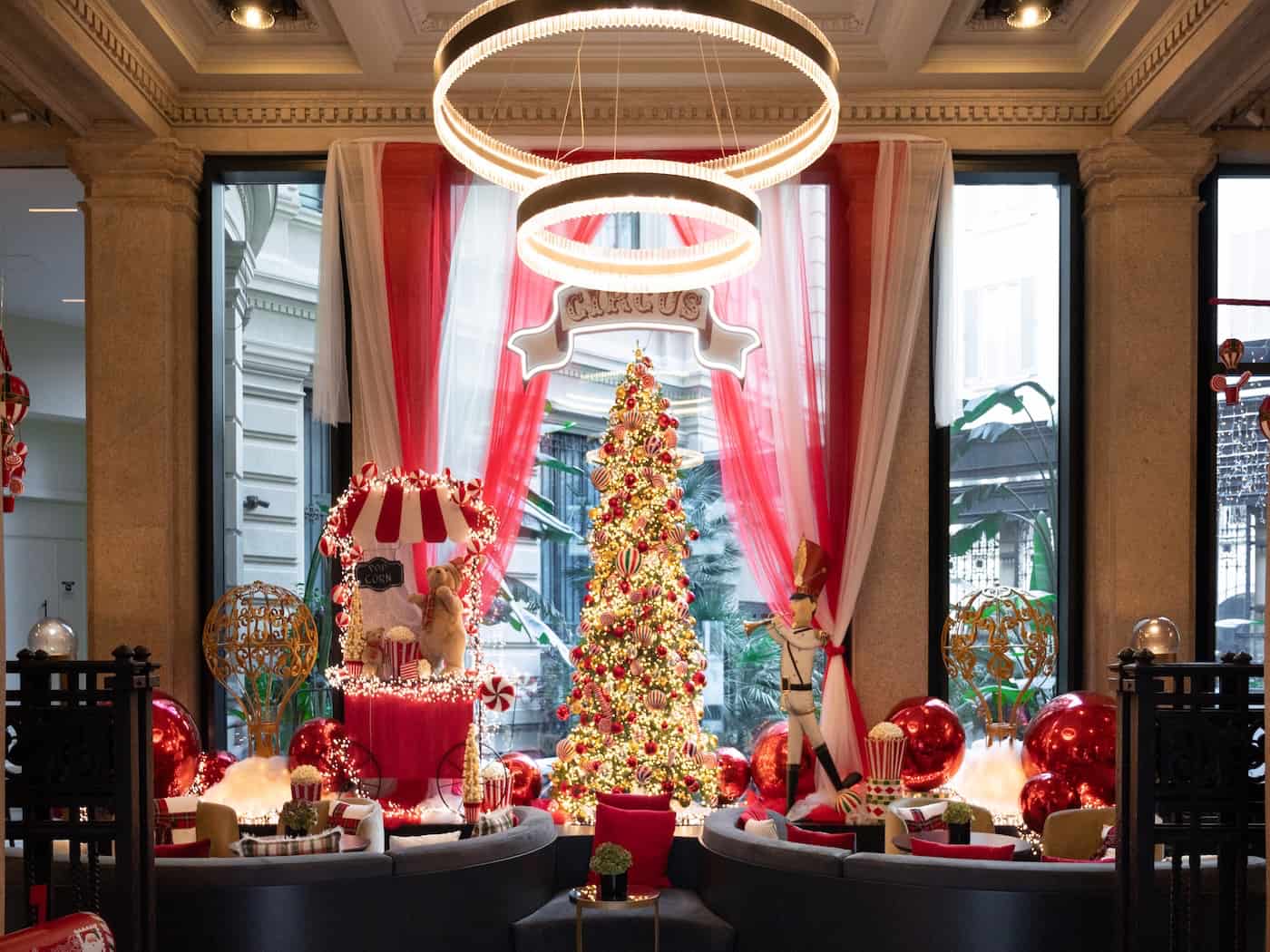 Tutta la magia del Natale al Palazzo Touring Club di Milano